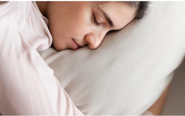 Experience Ultimate Relaxation with Our Best Deep Sleep Pillow Mist